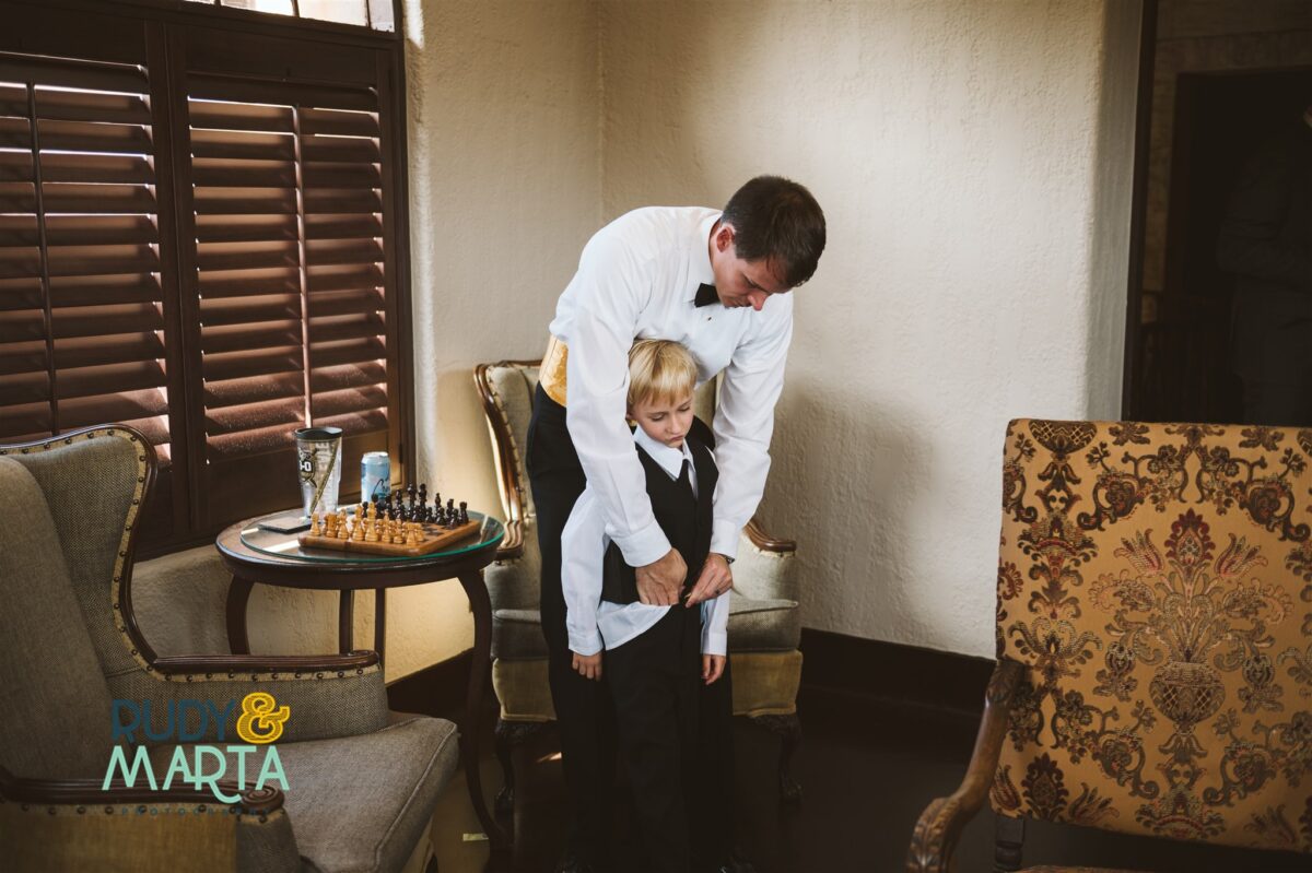 The Howey Mansion: Stephanie & Jordan's Classic White and Green Wedding