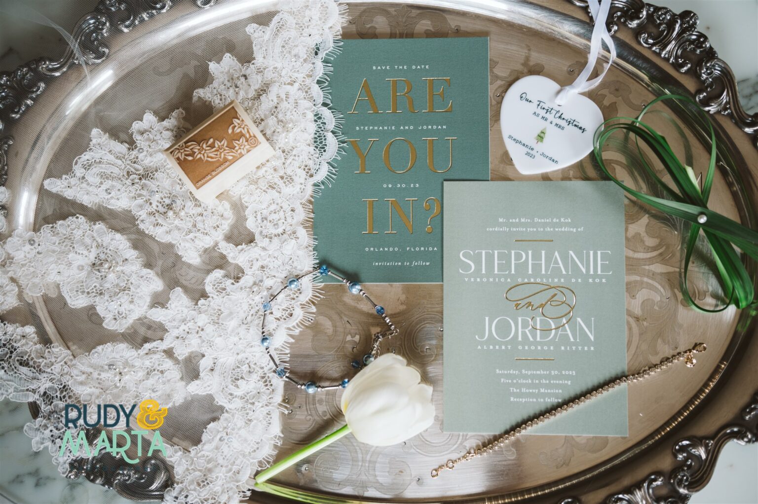The Howey Mansion: Stephanie & Jordan's Classic White and Green Wedding
